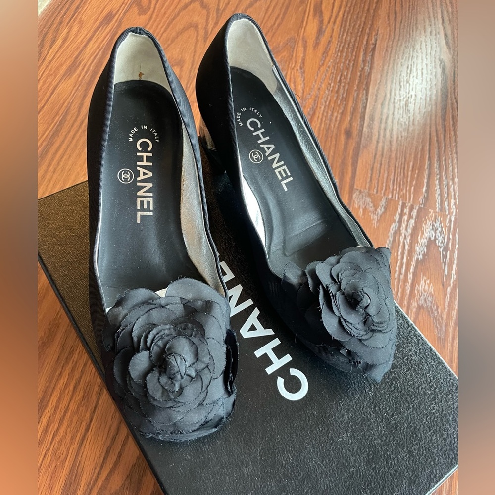 Chanel Block Heel Pumps - Gem